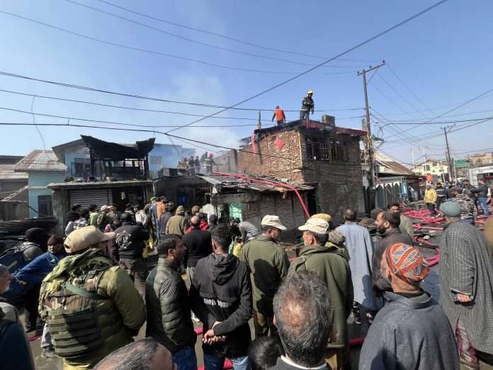 Kashmir News : Five Residential Houses Gutted In Srinagar Fire Incident ...