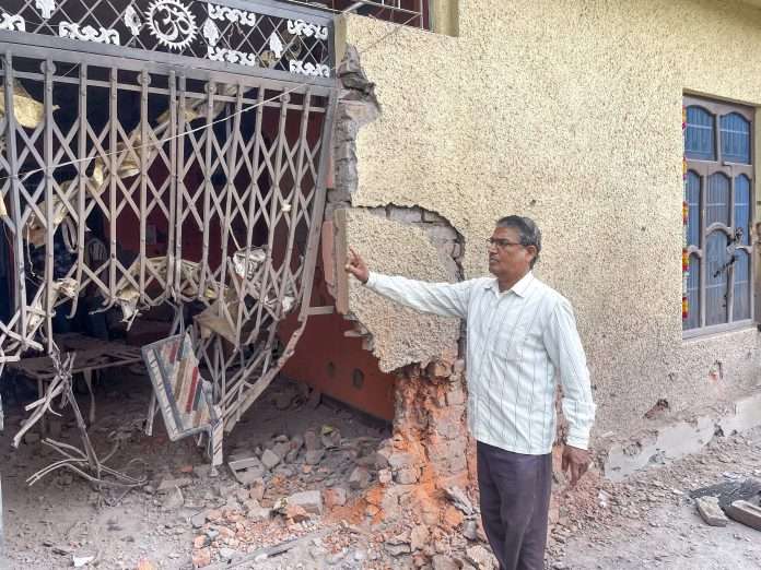 Pakistan Shells Areas Along LoC In J&K, Nine Killed | JKUpdates - Govt ...